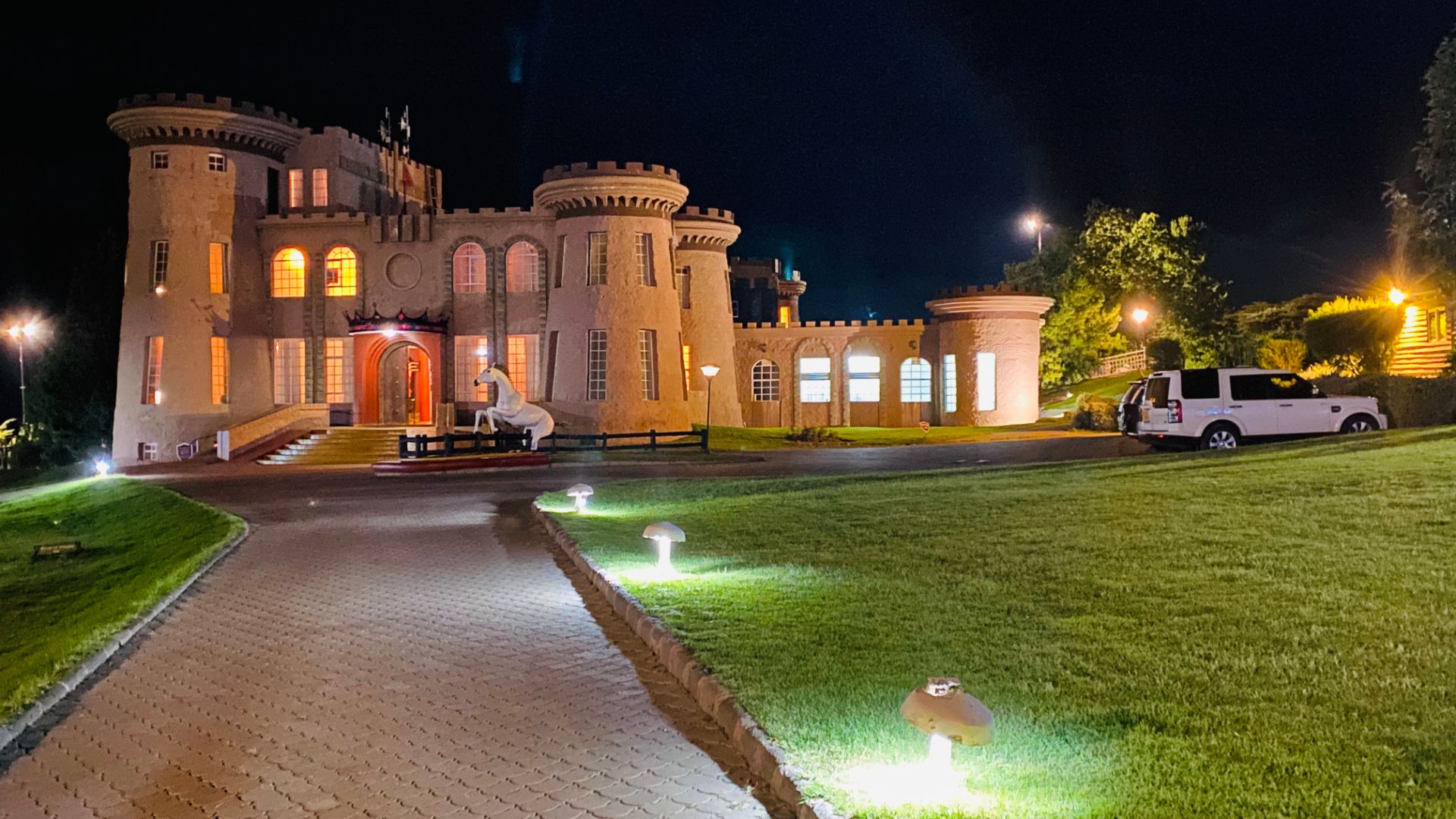 Tafaria Castle & Country Lodge – Marvelgram Tours